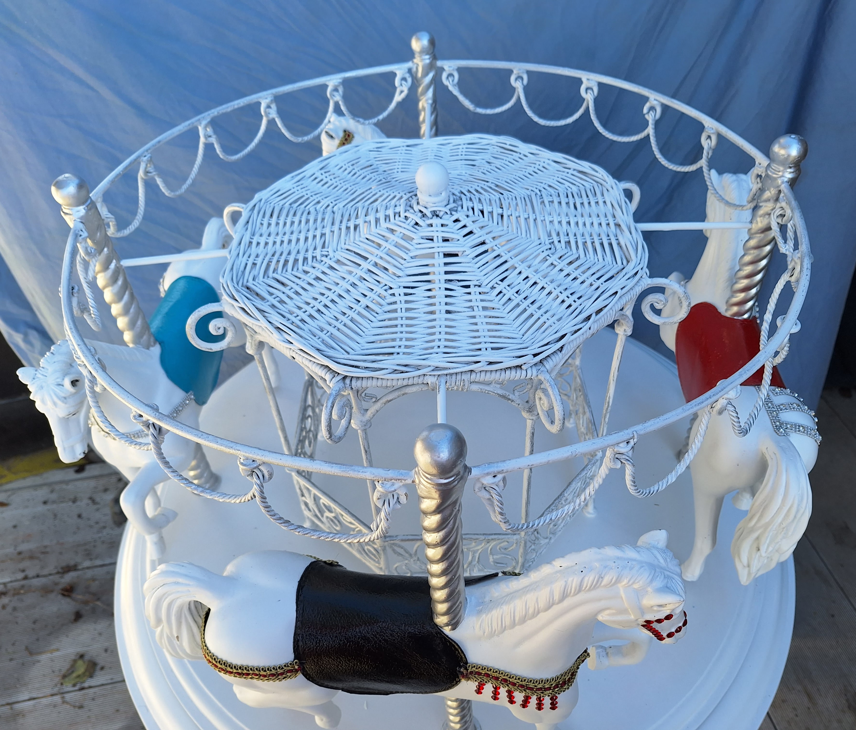 Custom Painted Carousel 4 Horse Table > Carousel Tables & More ...