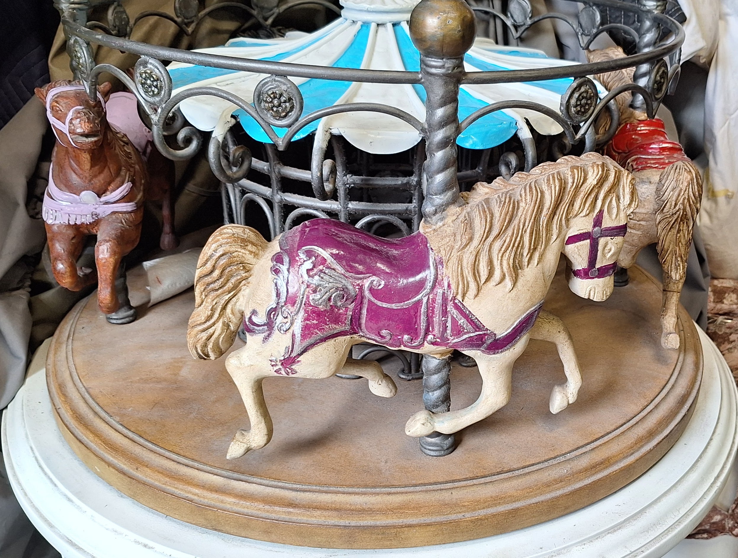 Custom Painted Carousel 4 Horse Table > Carousel Tables & More ...