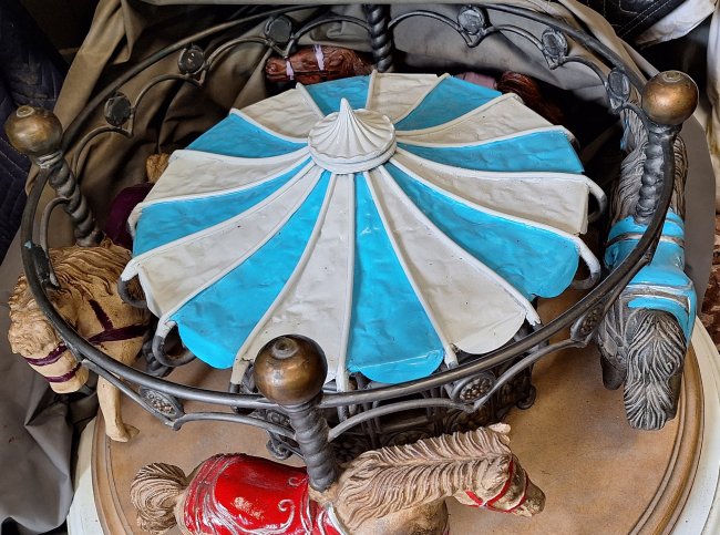 Custom Painted Carousel 4 Horse Table > Carousel Tables & More ...